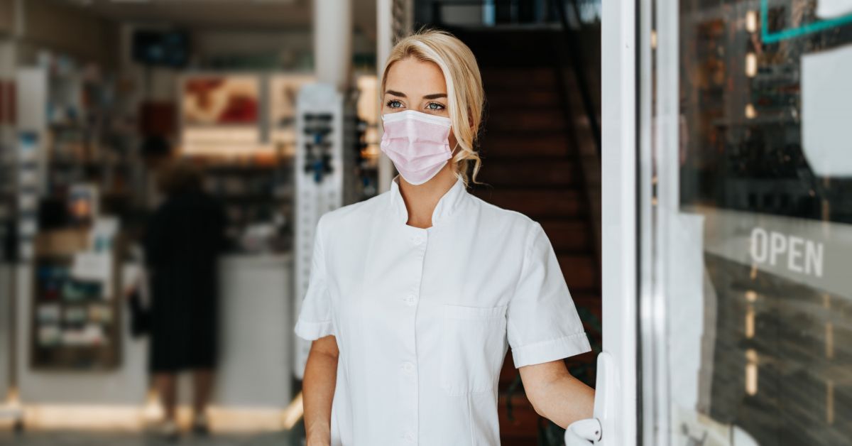 Hilfe im Bedarfsfall: Impfen in der Apotheke | 2021 | CGM LAUER ...